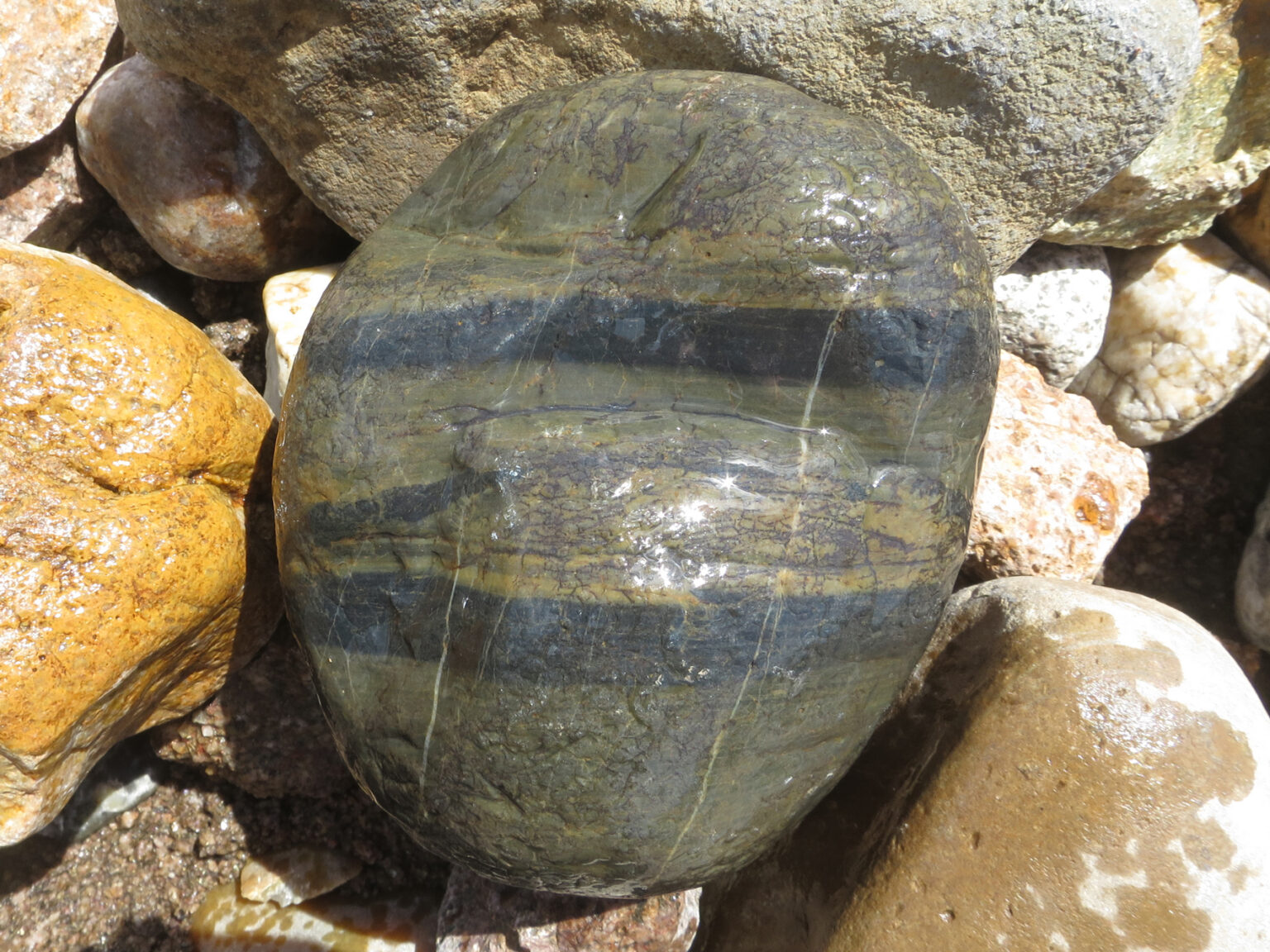 Tephrit | Geologische Streifzüge